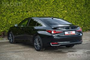 Melns Lexus ES 2024 Rīga, ar dzinēja tilpumu 2.50 L un nobraukumu 29 tūkst. km par 37400 €, foto 9 vietnē AUTOMOTO.COM.LV
