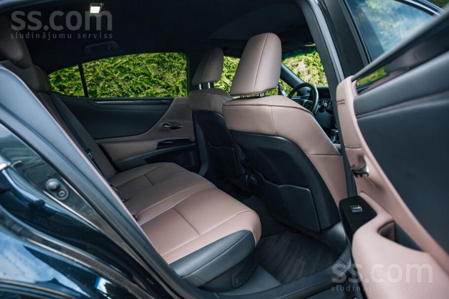 Melns Lexus ES 2024 Rīga, ar dzinēja tilpumu 2.50 L un nobraukumu 29 tūkst. km par 37400 €, foto 16 vietnē AUTOMOTO.COM.LV