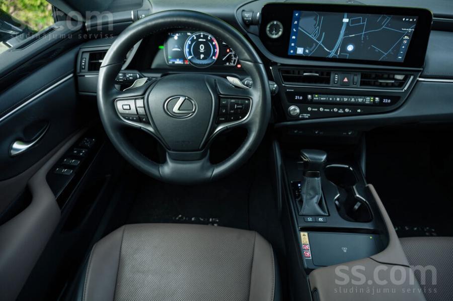 Melns Lexus ES 2024 Rīga, ar dzinēja tilpumu 2.50 L un nobraukumu 29 tūkst. km par 37400 €, foto 18 vietnē AUTOMOTO.COM.LV