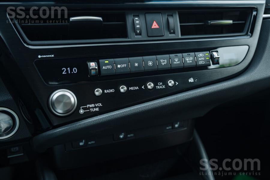 Melns Lexus ES 2024 Rīga, ar dzinēja tilpumu 2.50 L un nobraukumu 29 tūkst. km par 37400 €, foto 20 vietnē AUTOMOTO.COM.LV