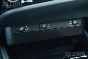 Melns Lexus ES 2024 Rīga, ar dzinēja tilpumu 2.50 L un nobraukumu 29 tūkst. km par 37400 €, foto 21 vietnē AUTOMOTO.COM.LV