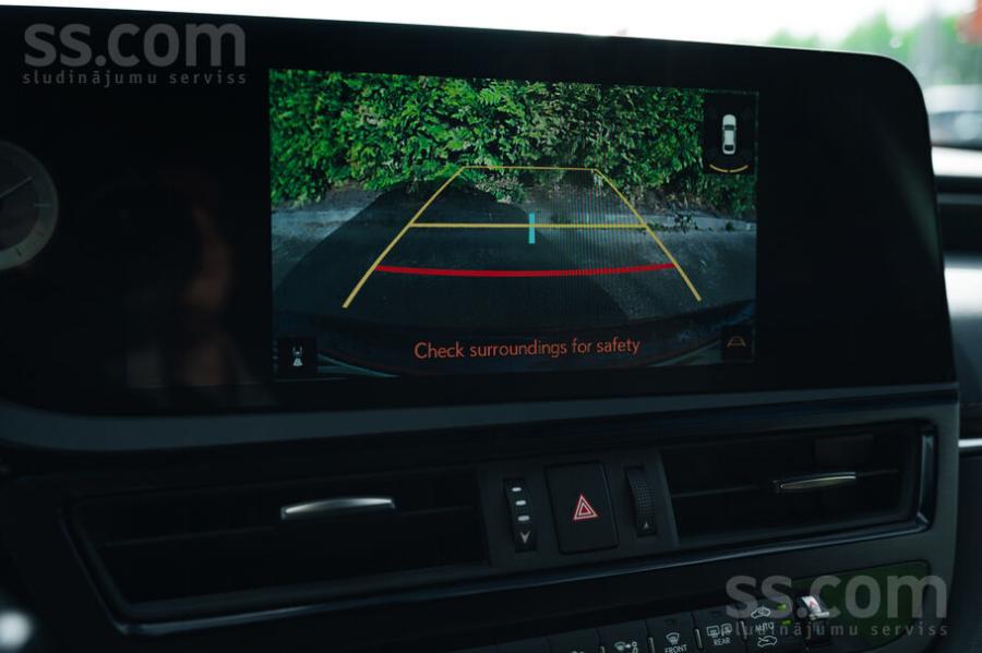 Melns Lexus ES 2024 Rīga, ar dzinēja tilpumu 2.50 L un nobraukumu 29 tūkst. km par 37400 €, foto 22 vietnē AUTOMOTO.COM.LV