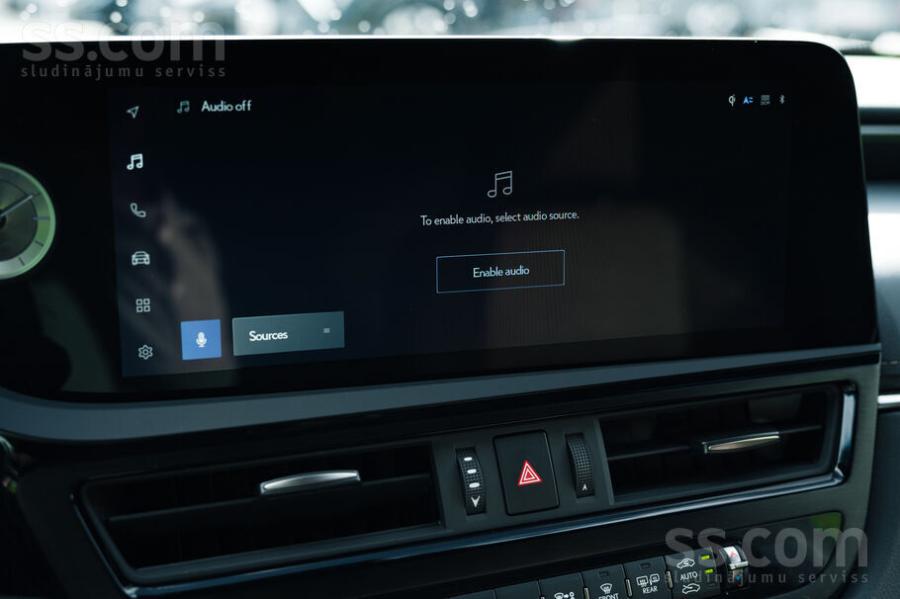 Melns Lexus ES 2024 Rīga, ar dzinēja tilpumu 2.50 L un nobraukumu 29 tūkst. km par 37400 €, foto 24 vietnē AUTOMOTO.COM.LV