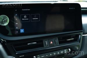 Melns Lexus ES 2024 Rīga, ar dzinēja tilpumu 2.50 L un nobraukumu 29 tūkst. km par 37400 €, foto 25 vietnē AUTOMOTO.COM.LV