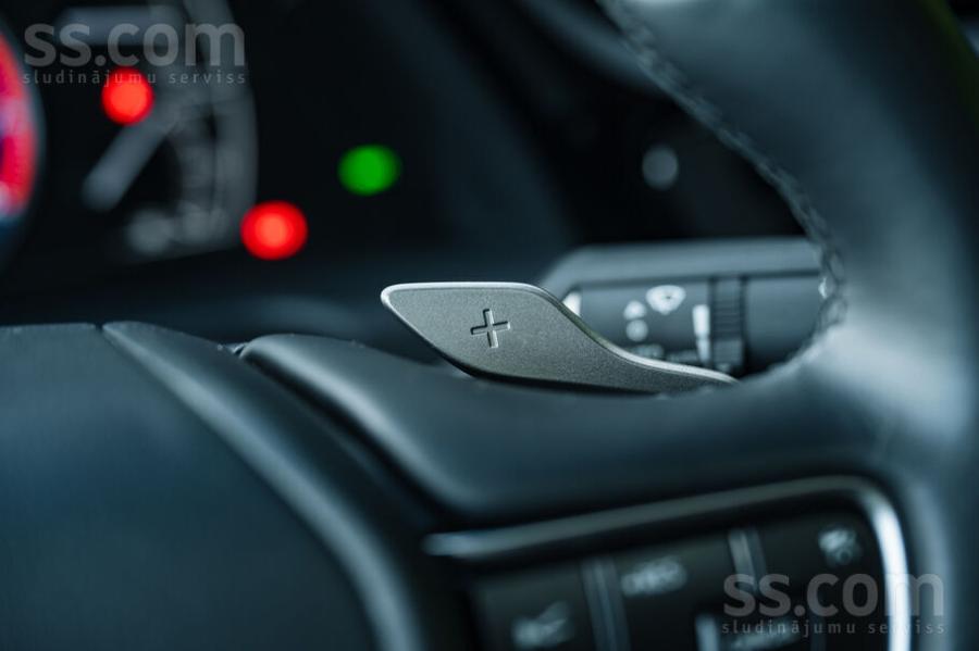 Melns Lexus ES 2024 Rīga, ar dzinēja tilpumu 2.50 L un nobraukumu 29 tūkst. km par 37400 €, foto 31 vietnē AUTOMOTO.COM.LV