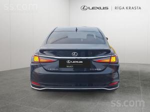Melns Lexus ES 2024 Rīga, ar dzinēja tilpumu 2.50 L un nobraukumu 42 tūkst. km par 40700 €, foto 7 vietnē AUTOMOTO.COM.LV