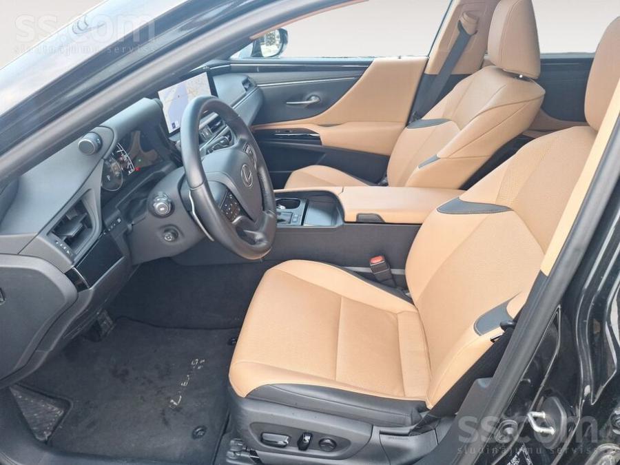 Melns Lexus ES 2024 Rīga, ar dzinēja tilpumu 2.50 L un nobraukumu 42 tūkst. km par 40700 €, foto 9 vietnē AUTOMOTO.COM.LV