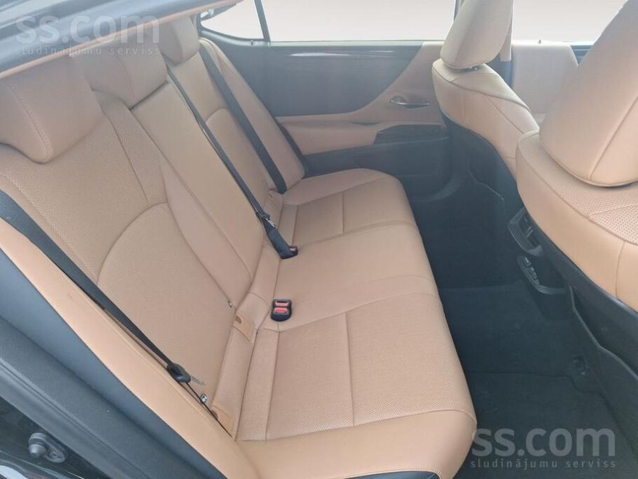 Melns Lexus ES 2024 Rīga, ar dzinēja tilpumu 2.50 L un nobraukumu 42 tūkst. km par 40700 €, foto 12 vietnē AUTOMOTO.COM.LV