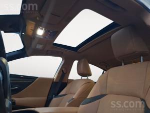 Melns Lexus ES 2024 Rīga, ar dzinēja tilpumu 2.50 L un nobraukumu 42 tūkst. km par 40700 €, foto 13 vietnē AUTOMOTO.COM.LV