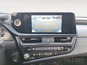 Melns Lexus ES 2024 Rīga, ar dzinēja tilpumu 2.50 L un nobraukumu 42 tūkst. km par 40700 €, foto 16 vietnē AUTOMOTO.COM.LV