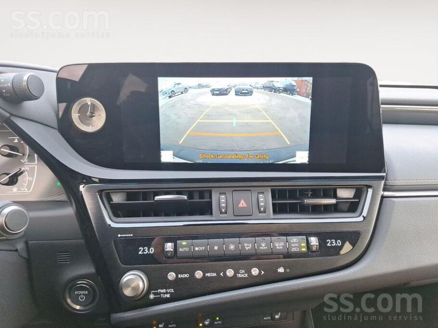 Melns Lexus ES 2024 Rīga, ar dzinēja tilpumu 2.50 L un nobraukumu 42 tūkst. km par 40700 €, foto 16 vietnē AUTOMOTO.COM.LV