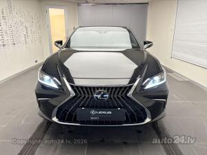 Melns Lexus ES 2025 Tallina, ar dzinēja tilpumu 2.50 L un nobraukumu 26 tūkst. km par 46900 €, foto 4 vietnē AUTOMOTO.COM.LV