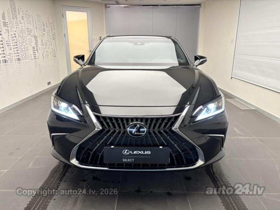 Melns Lexus ES 2025 Tallina, ar dzinēja tilpumu 2.50 L un nobraukumu 26 tūkst. km par 46900 €, foto 4 vietnē AUTOMOTO.COM.LV