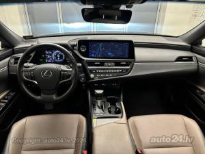 Melns Lexus ES 2025 Tallina, ar dzinēja tilpumu 2.50 L un nobraukumu 26 tūkst. km par 46900 €, foto 13 vietnē AUTOMOTO.COM.LV