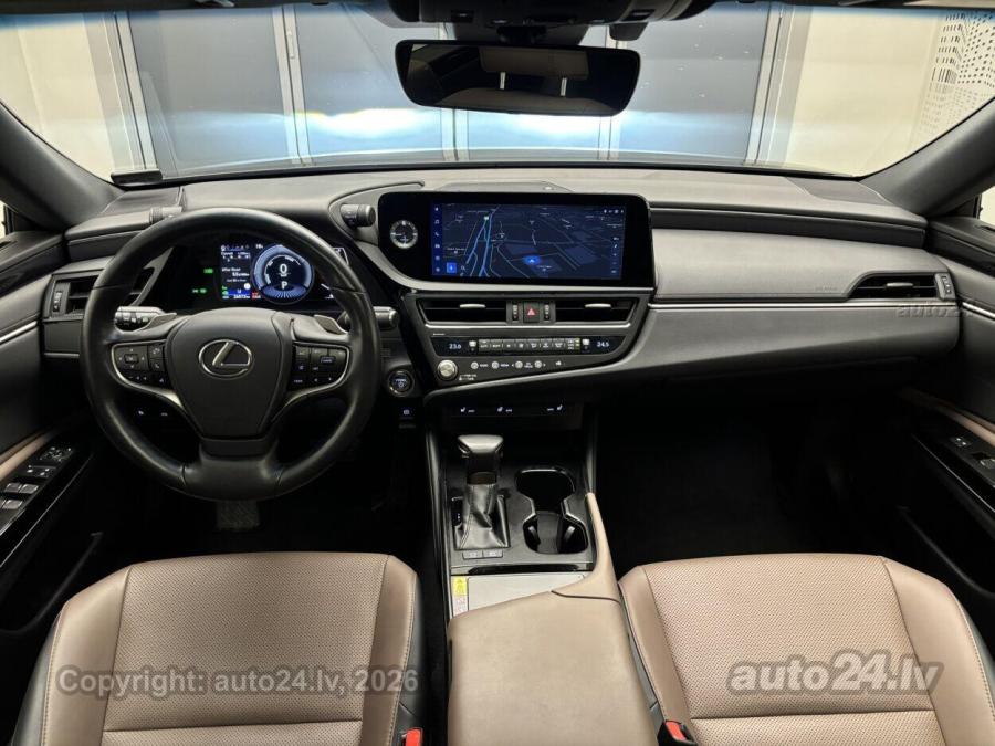 Melns Lexus ES 2025 Tallina, ar dzinēja tilpumu 2.50 L un nobraukumu 26 tūkst. km par 46900 €, foto 13 vietnē AUTOMOTO.COM.LV