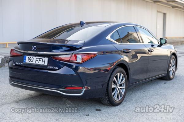 Blue Lexus ES 2019 in Tallinn, with an engine capacity of 2.50 L and mileage of 106 thousand km for 25900 €, photo 2 on AUTOMOTO.COM.LV