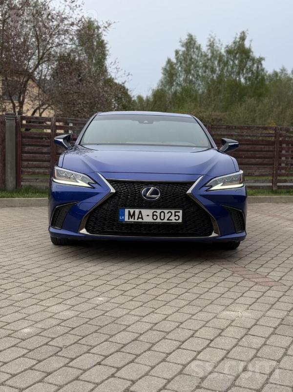 Zils Lexus ES 2019 Rīga, ar dzinēja tilpumu 2.50 L un nobraukumu 96 tūkst. km par 29000 €, foto 1 vietnē AUTOMOTO.COM.LV