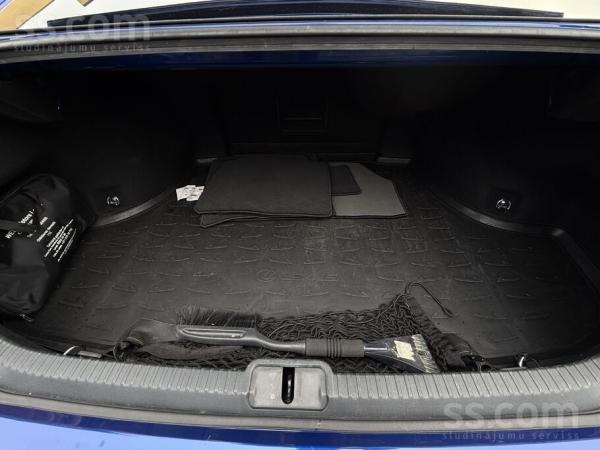 Zils Lexus ES 2019 Rīga, ar dzinēja tilpumu 2.50 L un nobraukumu 96 tūkst. km par 29000 €, foto 10 vietnē AUTOMOTO.COM.LV