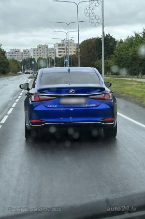 Blue Lexus ES 2019 in Tallinn, with an engine capacity of 2.50 L and mileage of 0 thousand km for 28000 €, photo 3 on AUTOMOTO.COM.LV
