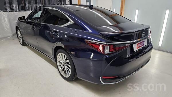 Blue Lexus ES 2020 in Tallinn, with an engine capacity of 2.50 L and mileage of 76 thousand km for 37999 €, photo 4 on AUTOMOTO.COM.LV