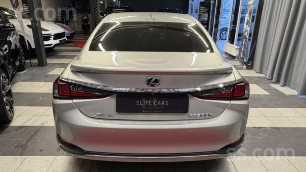 Lexus ES 2019 in Riga, with an engine capacity of 2.50 L and mileage of 81 thousand km for 28490 €, photo 6 on AUTOMOTO.COM.LV