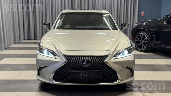 Lexus ES 2019 in Riga, with an engine capacity of 2.50 L and mileage of 81 thousand km for 28490 €, photo 8 on AUTOMOTO.COM.LV