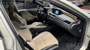 Lexus ES 2019 Rīga, ar dzinēja tilpumu 2.50 L un nobraukumu 81 tūkst. km par 28490 €, foto 11 vietnē AUTOMOTO.COM.LV