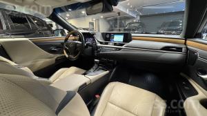 Lexus ES 2019 Rīga, ar dzinēja tilpumu 2.50 L un nobraukumu 81 tūkst. km par 28490 €, foto 15 vietnē AUTOMOTO.COM.LV