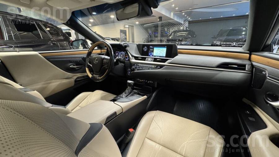Lexus ES 2019 Rīga, ar dzinēja tilpumu 2.50 L un nobraukumu 81 tūkst. km par 28490 €, foto 15 vietnē AUTOMOTO.COM.LV