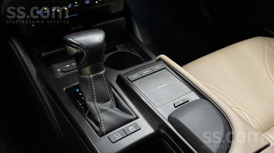 Lexus ES 2019 Rīga, ar dzinēja tilpumu 2.50 L un nobraukumu 81 tūkst. km par 28490 €, foto 23 vietnē AUTOMOTO.COM.LV