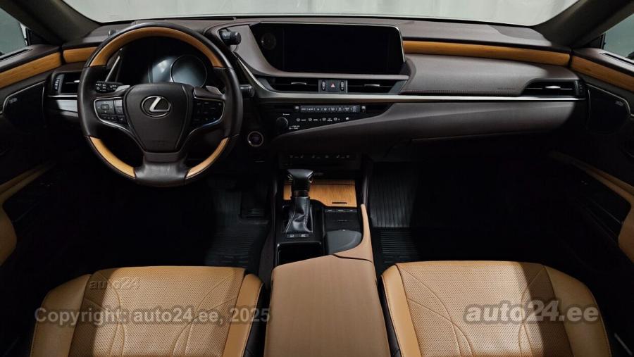 Pelēks Lexus ES 2019 Tallina, ar dzinēja tilpumu 2.50 L un nobraukumu 30 tūkst. km par 36999 €, foto 14 vietnē AUTOMOTO.COM.LV