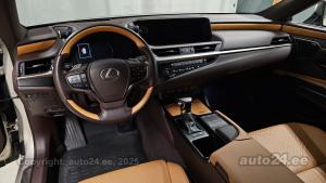 Pelēks Lexus ES 2019 Tallina, ar dzinēja tilpumu 2.50 L un nobraukumu 30 tūkst. km par 36999 €, foto 15 vietnē AUTOMOTO.COM.LV