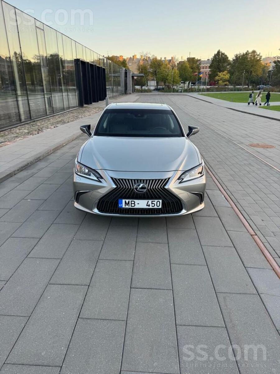 Pelēks Lexus ES 2019 Rīga, ar dzinēja tilpumu 2.50 L un nobraukumu 137 tūkst. km par 29500 €, foto 4 vietnē AUTOMOTO.COM.LV