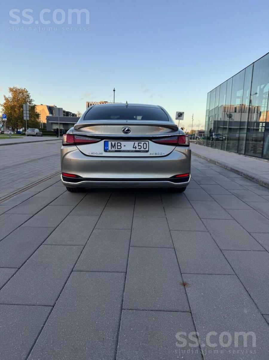 Pelēks Lexus ES 2019 Rīga, ar dzinēja tilpumu 2.50 L un nobraukumu 137 tūkst. km par 29500 €, foto 5 vietnē AUTOMOTO.COM.LV