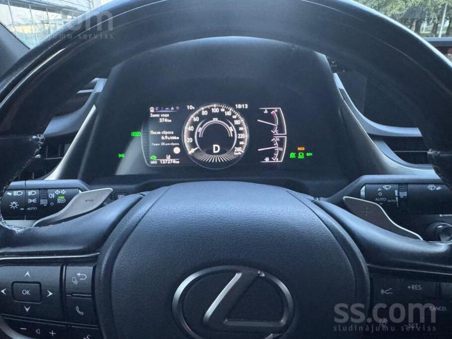 Pelēks Lexus ES 2019 Rīga, ar dzinēja tilpumu 2.50 L un nobraukumu 137 tūkst. km par 29500 €, foto 8 vietnē AUTOMOTO.COM.LV