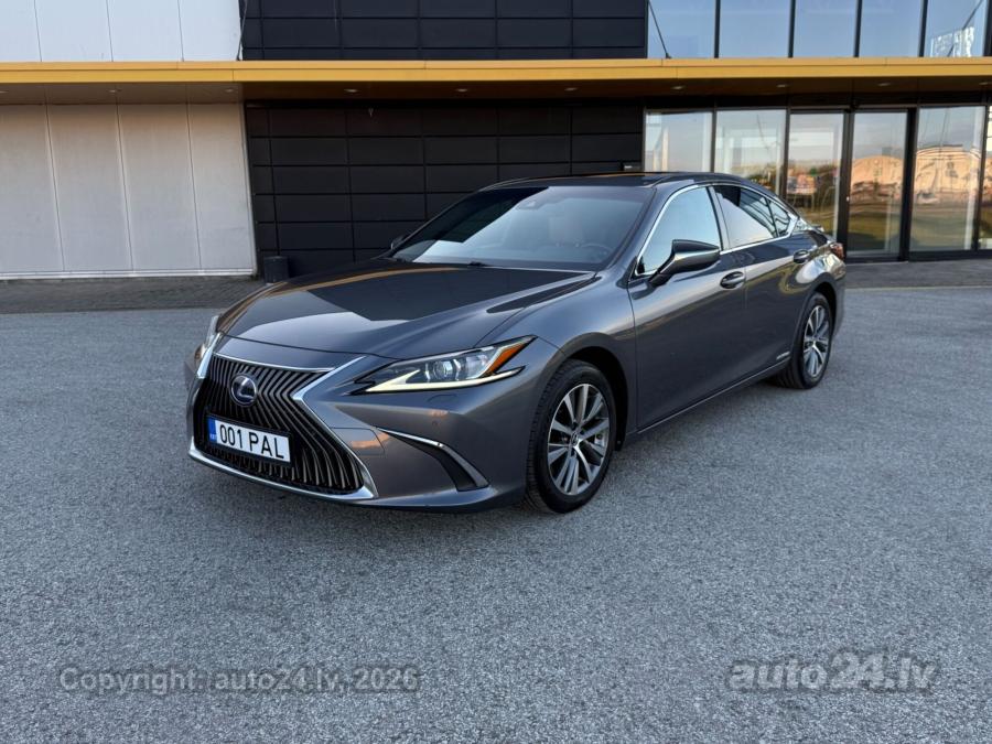 Grey Lexus ES 2020 in Tallinn, with an engine capacity of 2.50 L and mileage of 104 thousand km for 29900 €, photo 3 on AUTOMOTO.COM.LV