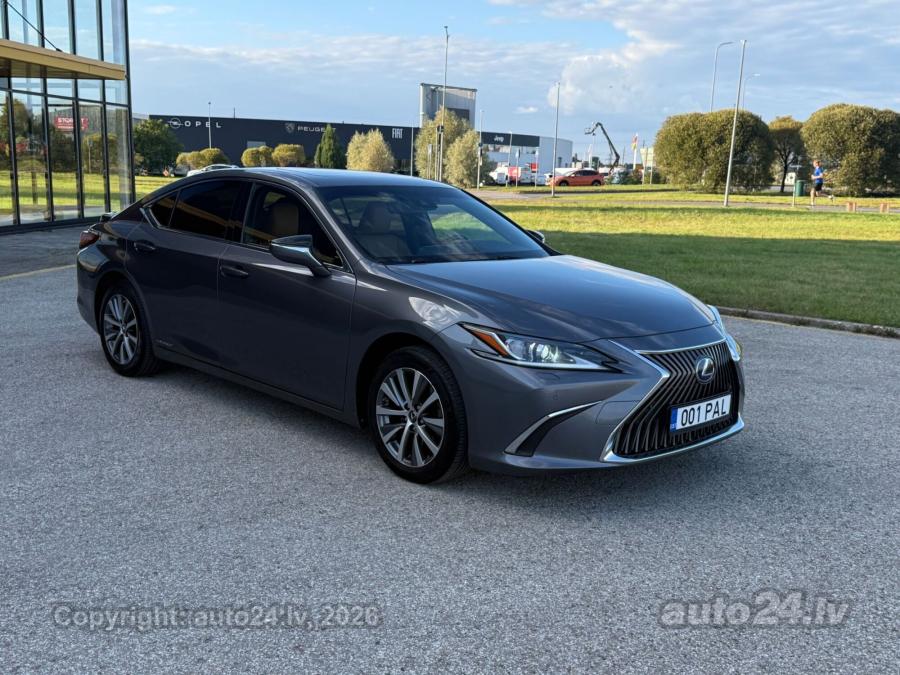 Grey Lexus ES 2020 in Tallinn, with an engine capacity of 2.50 L and mileage of 104 thousand km for 29900 €, photo 6 on AUTOMOTO.COM.LV