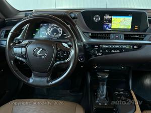 Grey Lexus ES 2020 in Tallinn, with an engine capacity of 2.50 L and mileage of 104 thousand km for 29900 €, photo 8 on AUTOMOTO.COM.LV