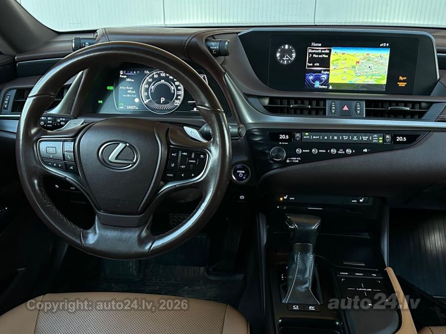 Grey Lexus ES 2020 in Tallinn, with an engine capacity of 2.50 L and mileage of 104 thousand km for 29900 €, photo 8 on AUTOMOTO.COM.LV