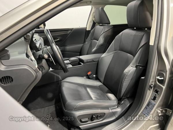 Pelēks Lexus ES 2021 Tallina, ar dzinēja tilpumu 2.50 L un nobraukumu 60 tūkst. km par 40900 €, foto 11 vietnē AUTOMOTO.COM.LV
