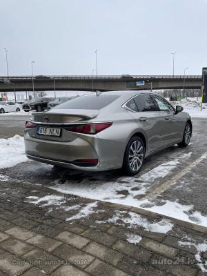 Pelēks Lexus ES 2021 Tallina, ar dzinēja tilpumu 2.50 L un nobraukumu 45 tūkst. km par 35000 €, foto 3 vietnē AUTOMOTO.COM.LV
