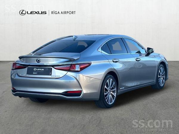 Pelēks Lexus ES 2021 Rīga, ar dzinēja tilpumu 2.50 L un nobraukumu 71 tūkst. km par 33000 €, foto 2 vietnē AUTOMOTO.COM.LV