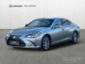 Grey Lexus ES 2021 in Riga, with an engine capacity of 2.50 L and mileage of 71 thousand km for 33000 €, photo  on AUTOMOTO.COM.LV