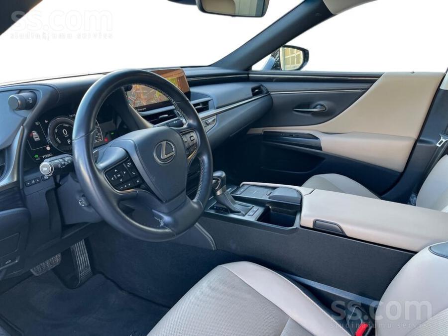 Grey Lexus ES 2021 in Riga, with an engine capacity of 2.50 L and mileage of 71 thousand km for 33000 €, photo 12 on AUTOMOTO.COM.LV