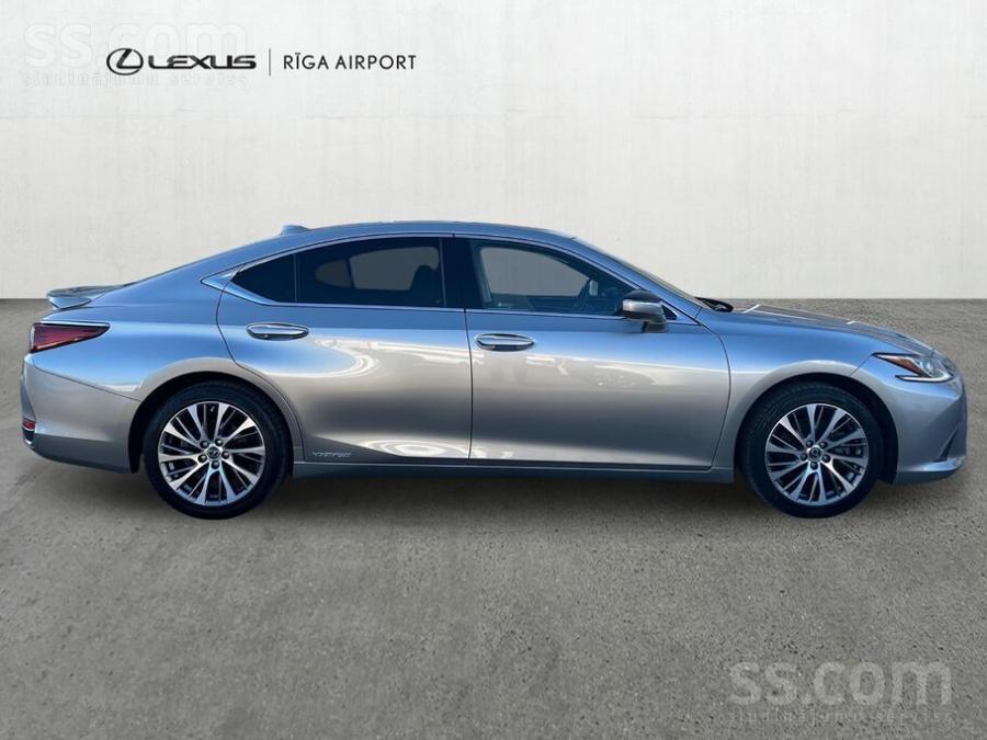 Grey Lexus ES 2021 in Riga, with an engine capacity of 2.50 L and mileage of 71 thousand km for 33000 €, photo 17 on AUTOMOTO.COM.LV