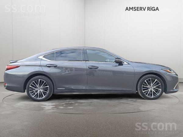 Pelēks Lexus ES 2022 Rīga, ar dzinēja tilpumu 2.50 L un nobraukumu 111 tūkst. km par 32900 €, foto 9 vietnē AUTOMOTO.COM.LV