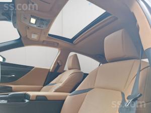 Pelēks Lexus ES 2022 Rīga, ar dzinēja tilpumu 2.50 L un nobraukumu 111 tūkst. km par 32900 €, foto 15 vietnē AUTOMOTO.COM.LV