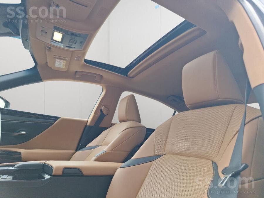 Pelēks Lexus ES 2022 Rīga, ar dzinēja tilpumu 2.50 L un nobraukumu 111 tūkst. km par 32900 €, foto 15 vietnē AUTOMOTO.COM.LV