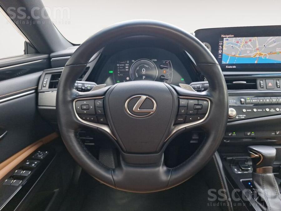 Pelēks Lexus ES 2022 Rīga, ar dzinēja tilpumu 2.50 L un nobraukumu 111 tūkst. km par 32900 €, foto 17 vietnē AUTOMOTO.COM.LV