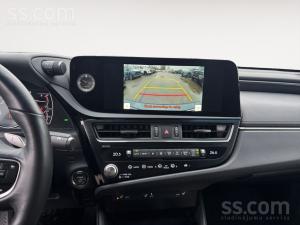 Pelēks Lexus ES 2022 Rīga, ar dzinēja tilpumu 2.50 L un nobraukumu 111 tūkst. km par 32900 €, foto 19 vietnē AUTOMOTO.COM.LV